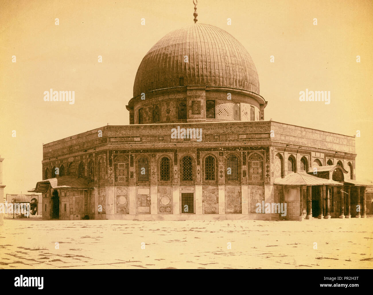 Iraq, statue of Maude on horse. 1932, Iraq Stock Photo - Alamy