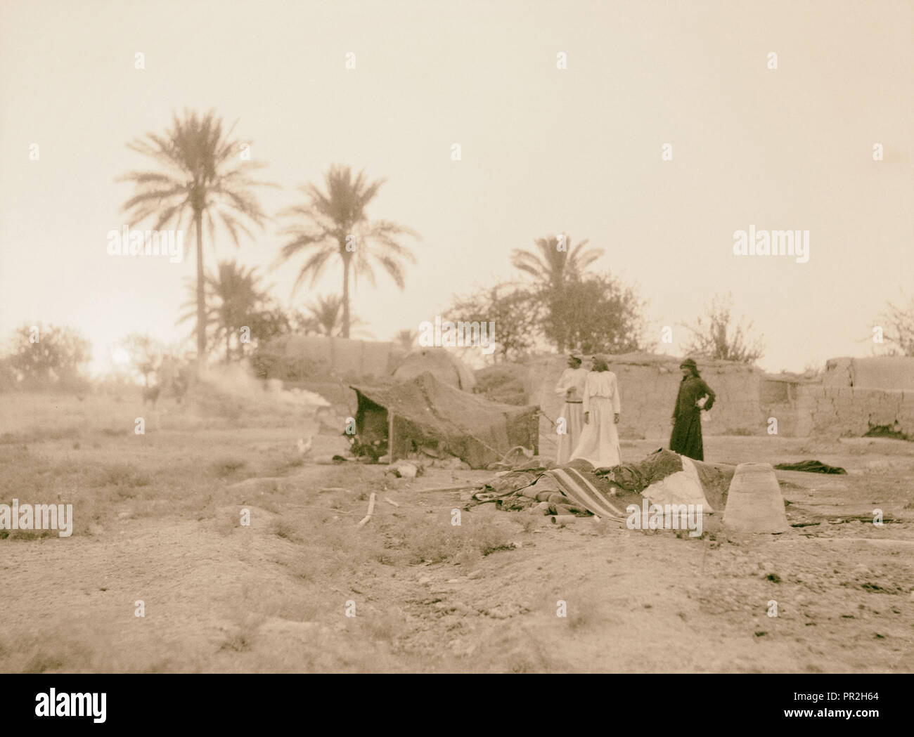 Camp near Kerbela. 1932, Iraq, Karbalāʾ Stock Photo - Alamy