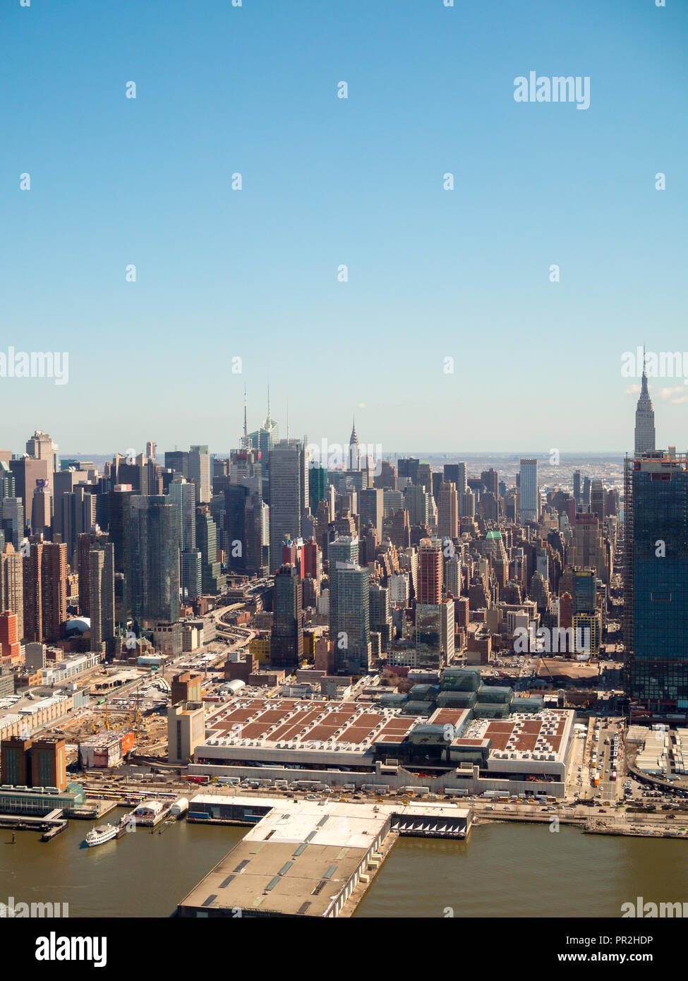 Manhattan seen from an helicopter over Hudson River Stock Photo - Alamy