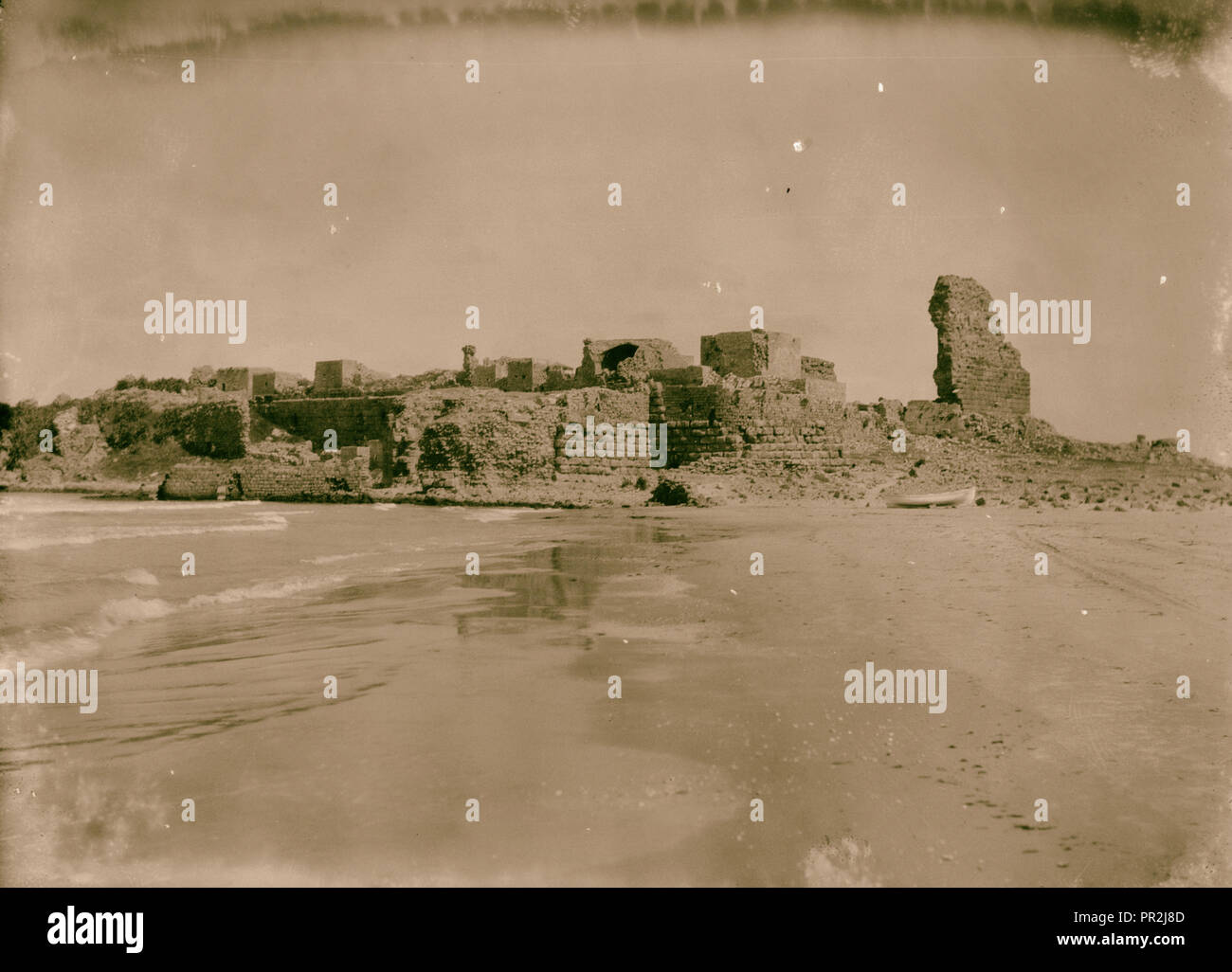 Views of the castle hi-res stock photography and images - Alamy