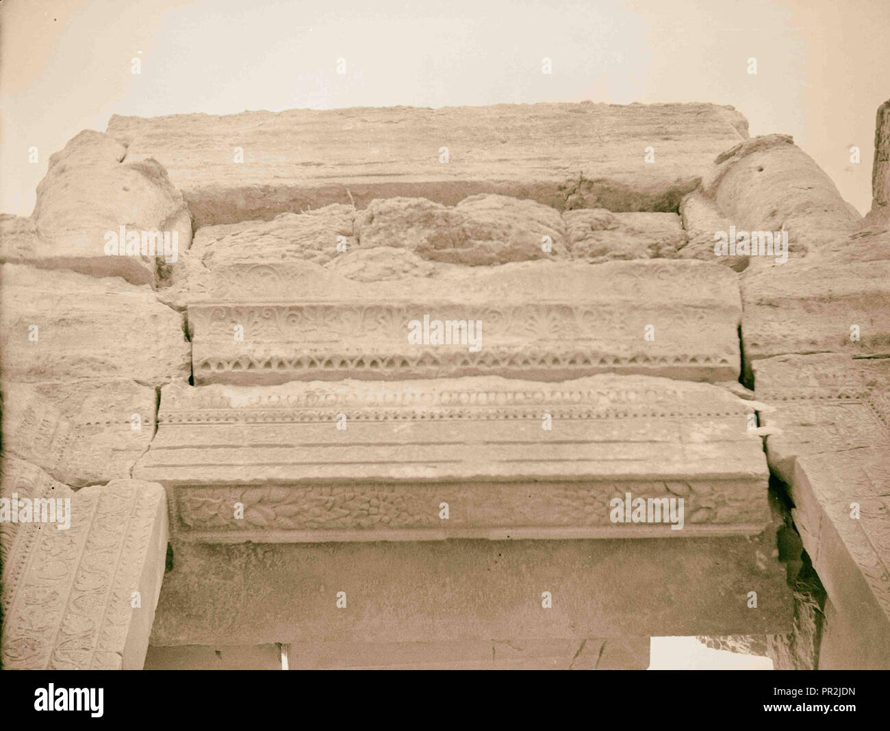 Entrance lintel hi-res stock photography and images - Alamy