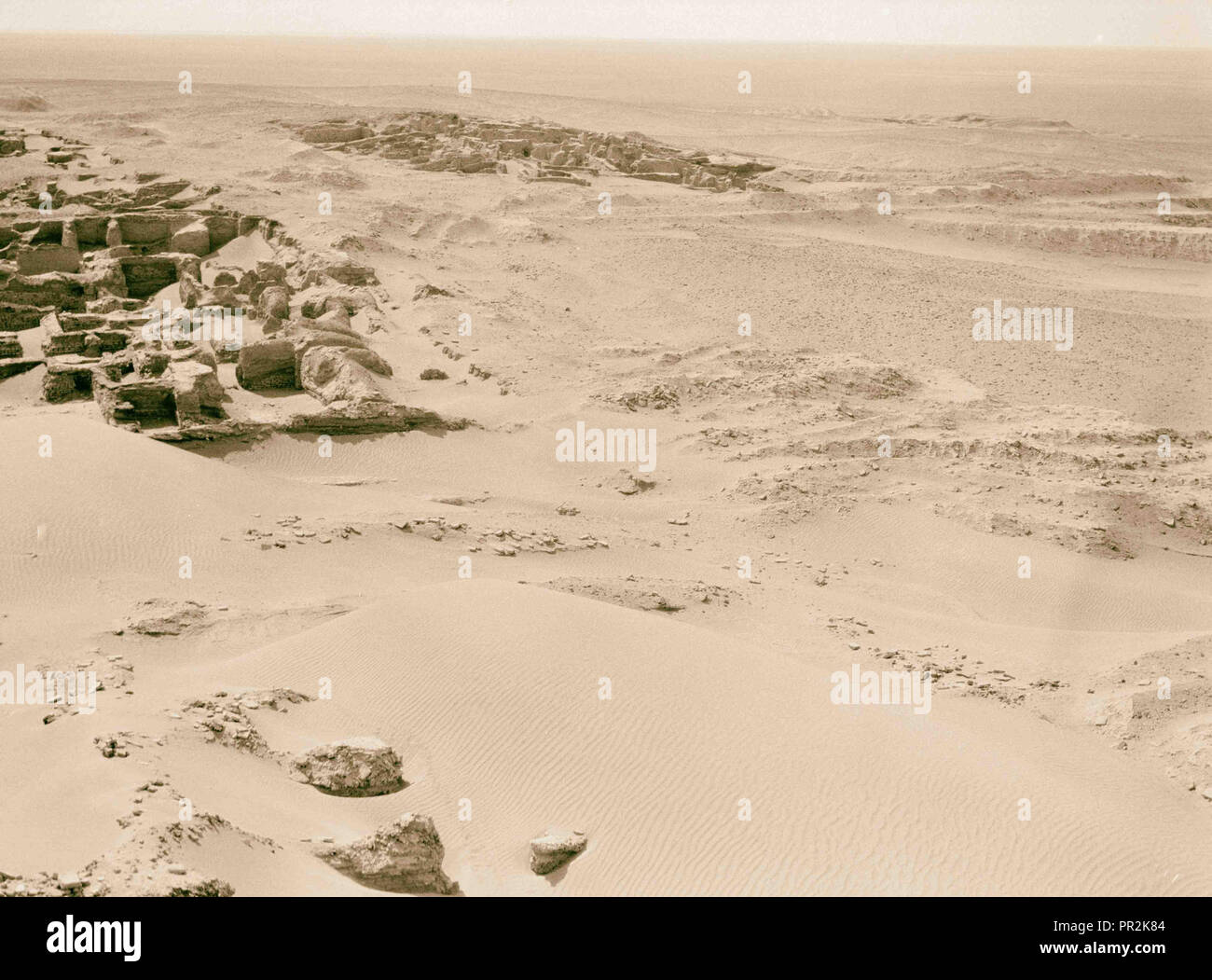 Ur of the chaldees hi-res stock photography and images - Alamy