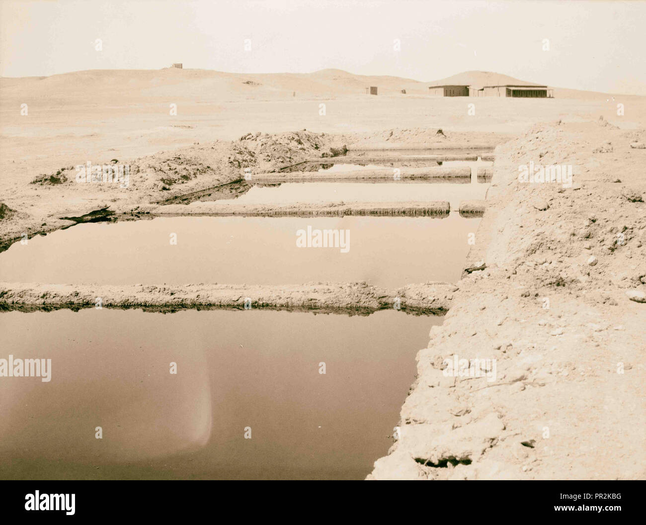 Storage pools hi-res stock photography and images - Alamy