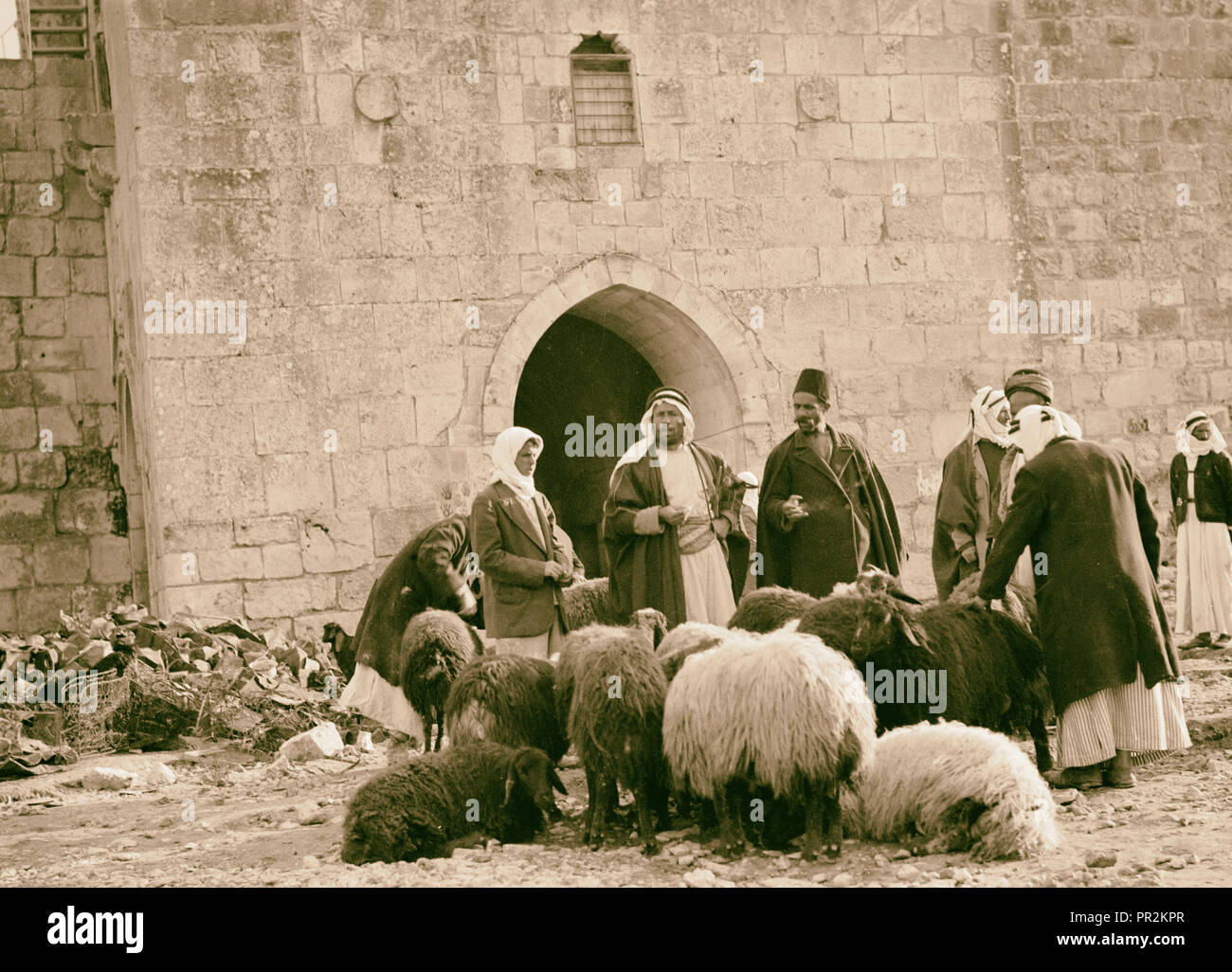 Jerusalem herod's gate hi-res stock photography and images - Alamy