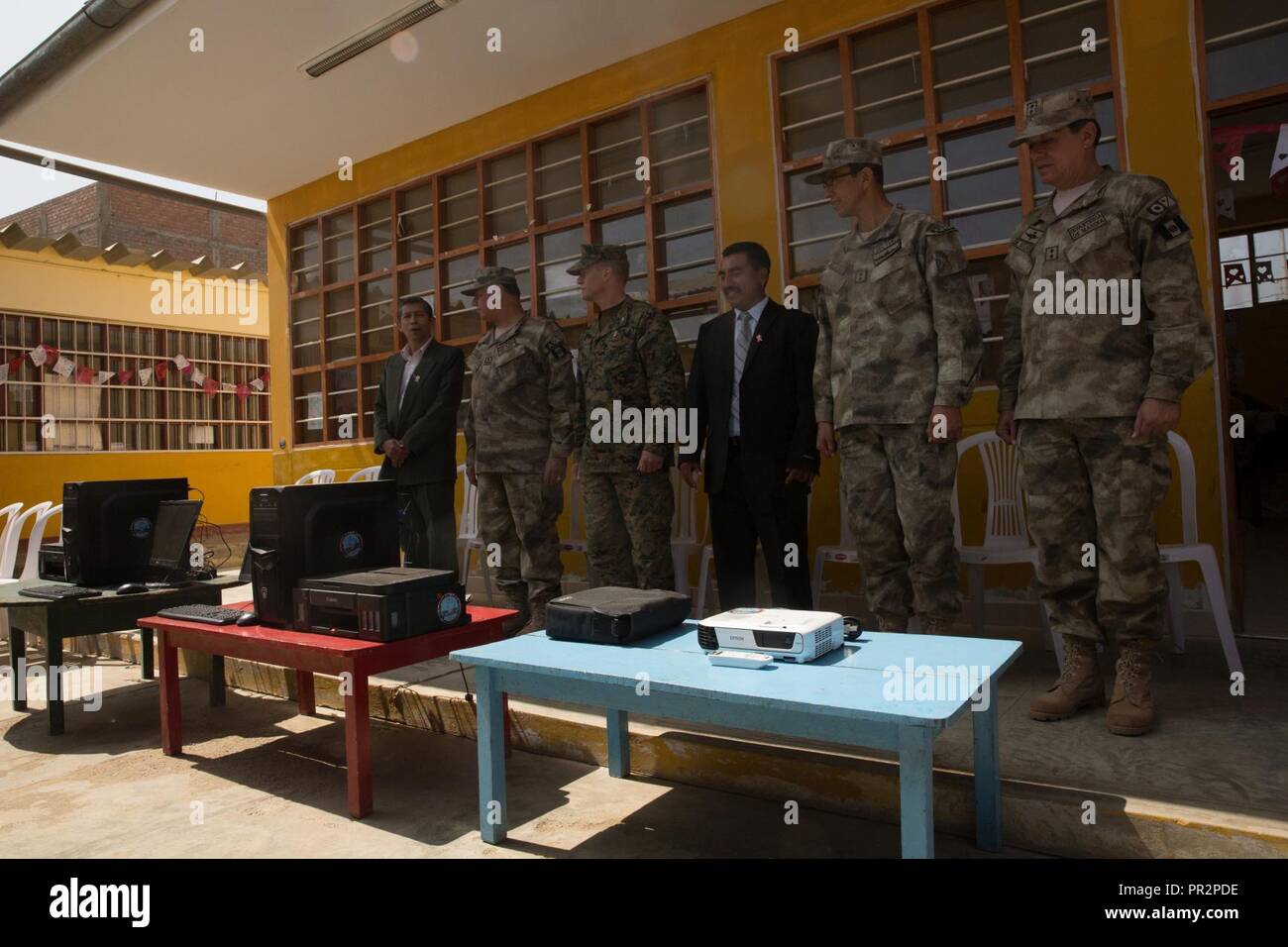 Peruvian naval infantry hi-res stock photography and images - Alamy
