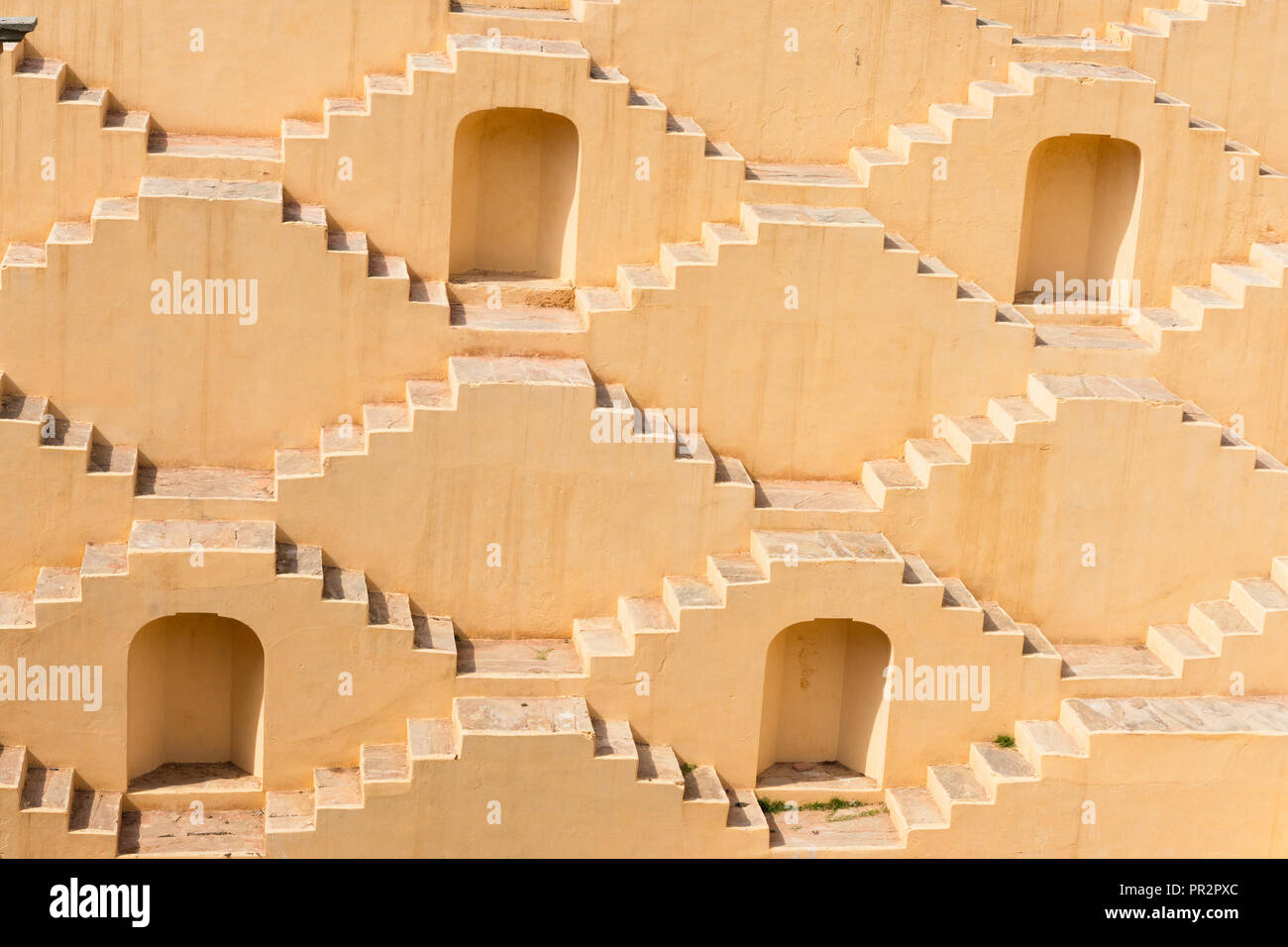 Step Well Near Kheri Gate, Amer, Jaipur, Rajasthan Stock Photo - Alamy