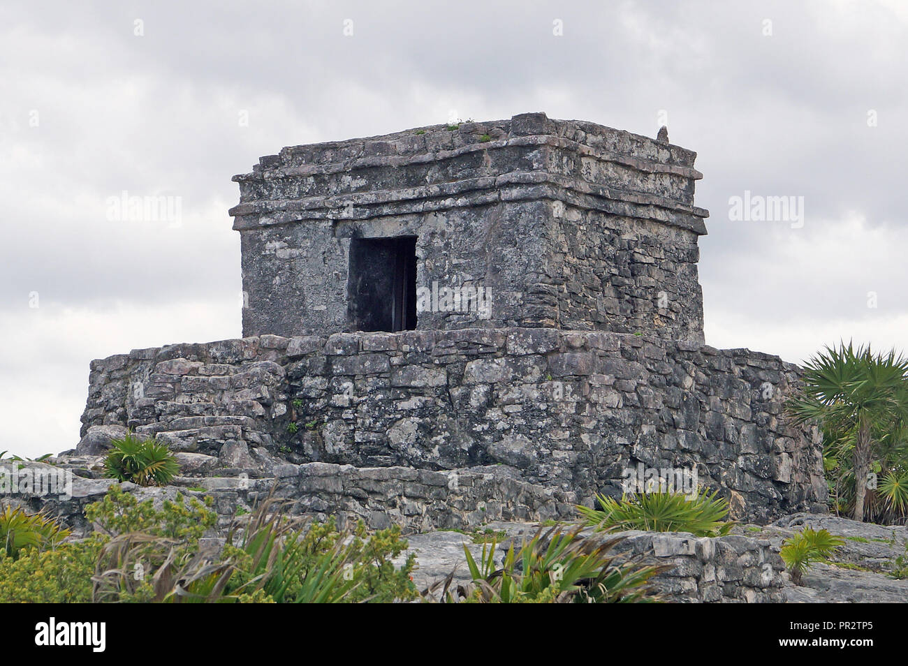 Mayan temple in tulum hi-res stock photography and images - Alamy
