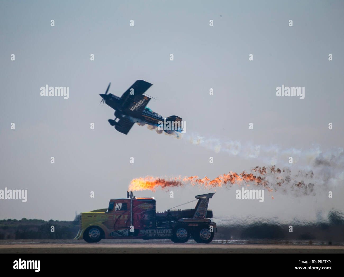 Shockwave jet truck plane hi-res stock photography and images - Alamy