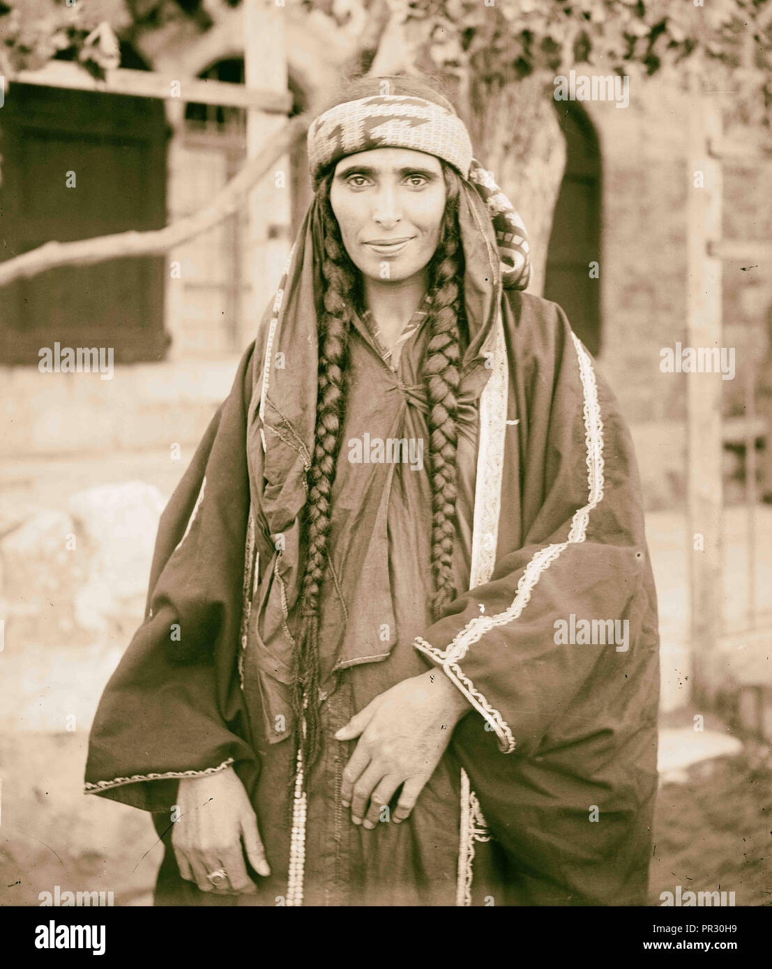 Bedouin women hi-res stock photography and images - Alamy