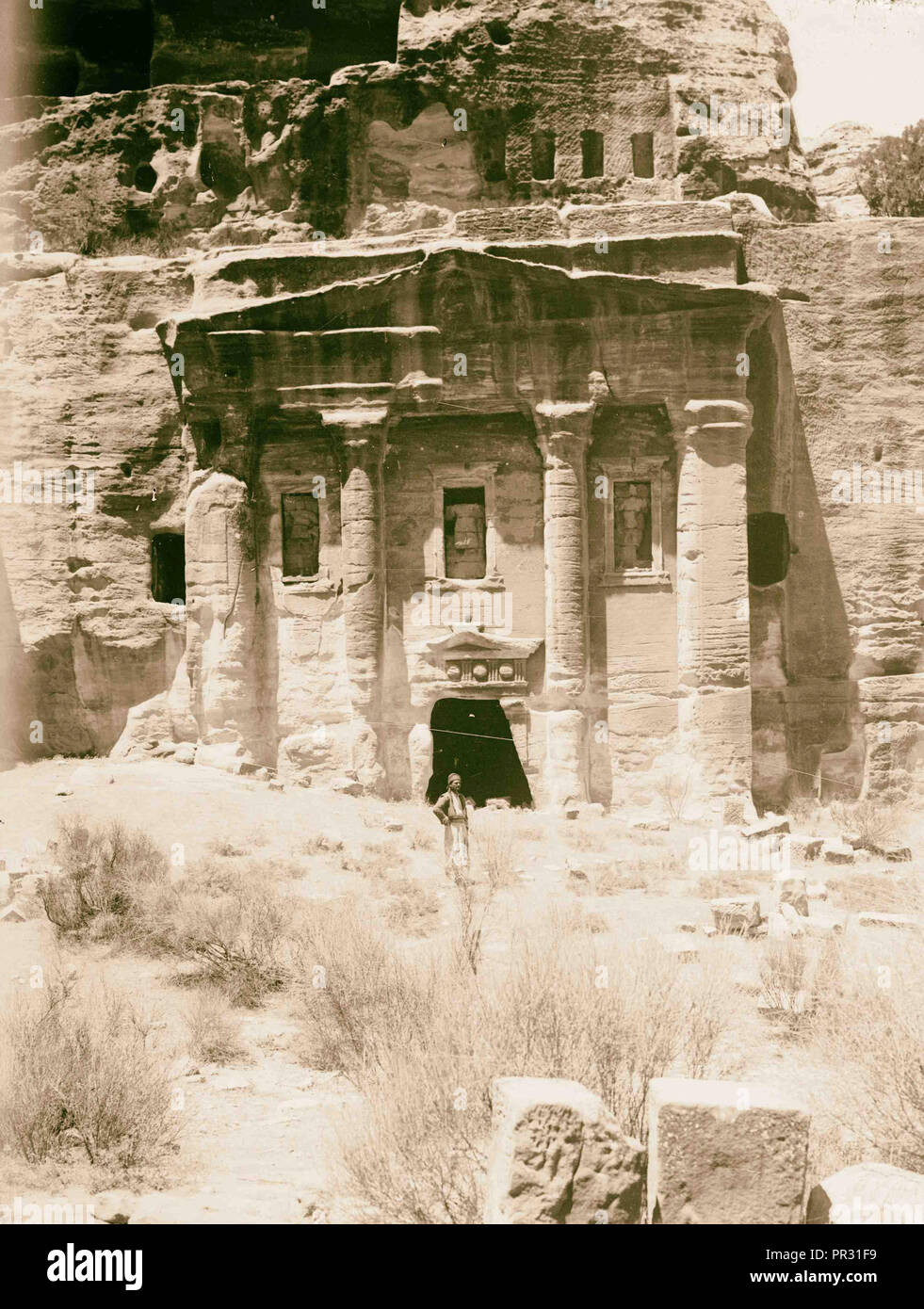 Tomb of the Soldier. 1900, Jordan, Petra, Extinct city Stock Photo - Alamy