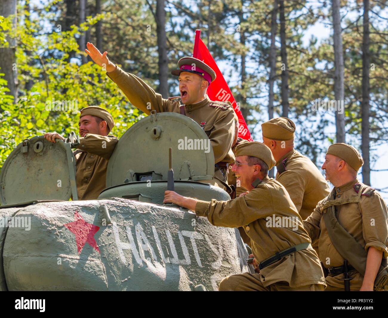 Charging forward hi-res stock photography and images - Alamy