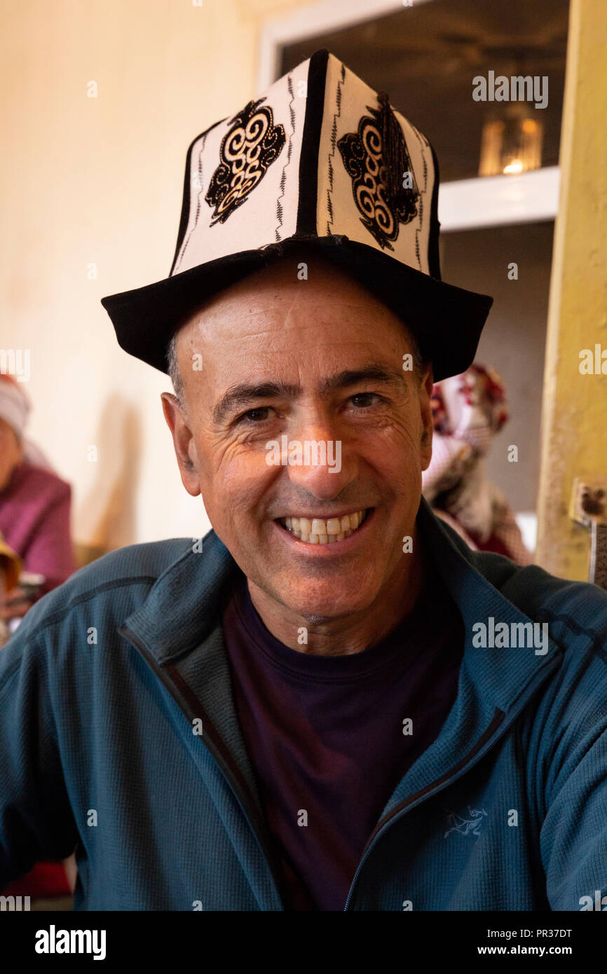 Trekker in traditional kyrgyz hat hi-res stock photography and images ...