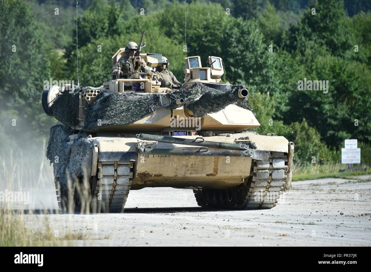 Tank firing grafenwoehr hi-res stock photography and images - Alamy