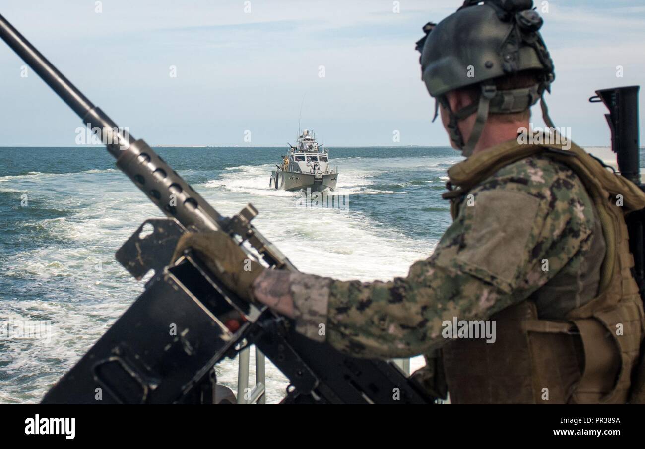 M2hb machine gun hi-res stock photography and images - Alamy