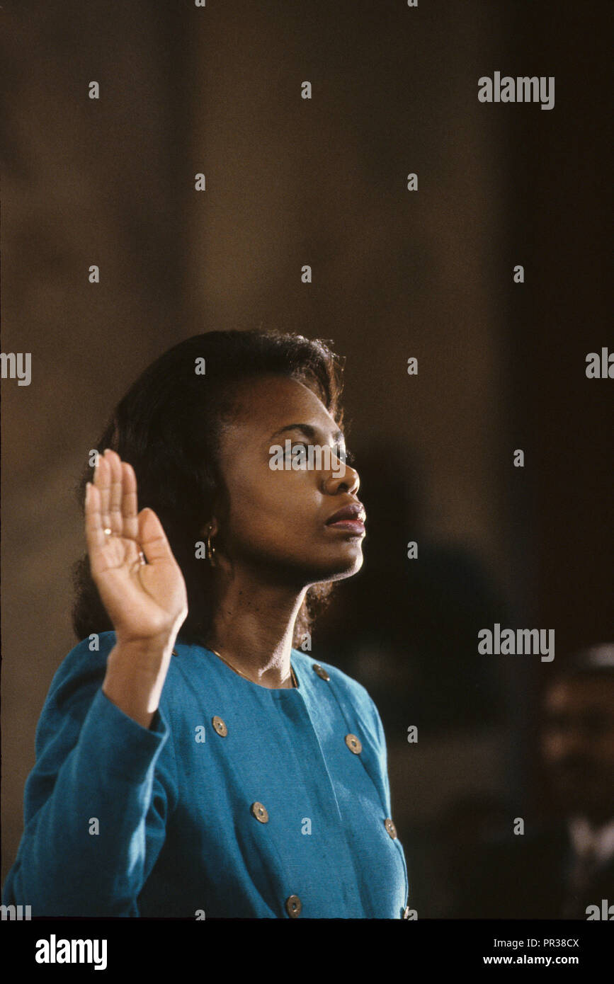 Anita hill takes the oath hi-res stock photography and images - Alamy