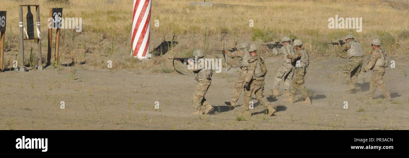 Oregon Army National Guard Soldiers with Company A, 1st Battalion ...