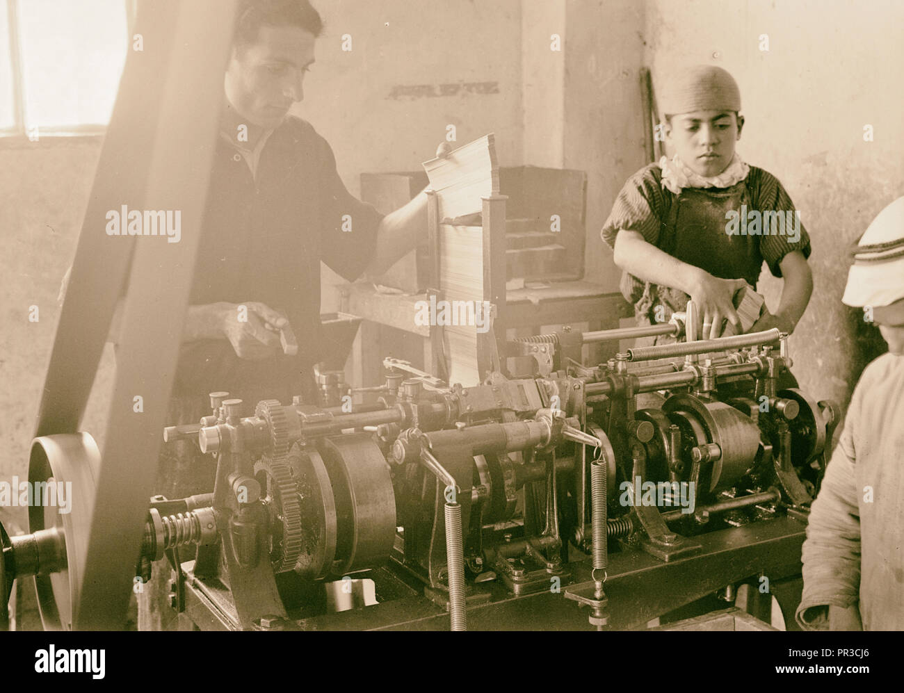 Match machinery hi-res stock photography and images - Alamy