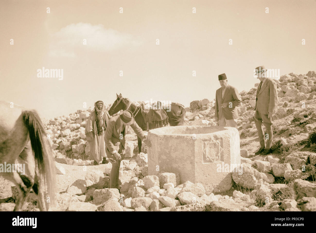 Ain font hi-res stock photography and images - Alamy