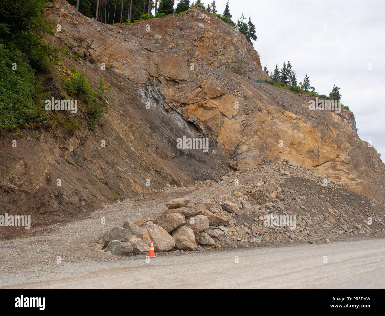Fall rocks hi-res stock photography and images - Alamy