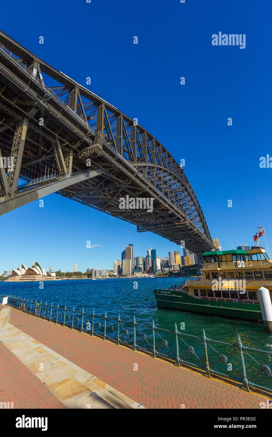 Sydney Harbour Bridge and Sydney Harbour seen from Milsons Point Stock ...