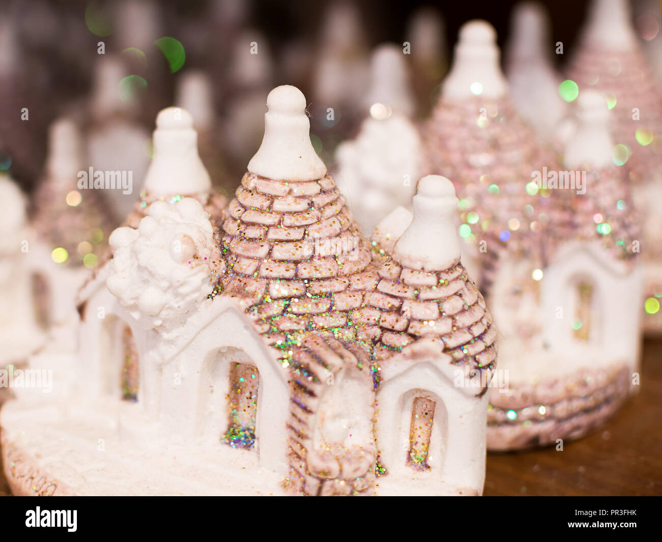 Italy apulia alberobello souvenir hi-res stock photography and images ...