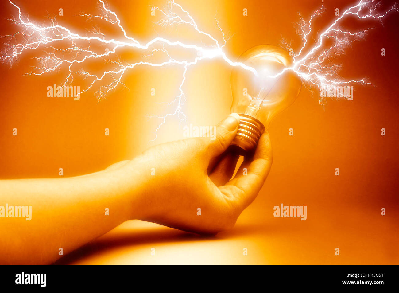 Electricity sparks hand hi-res stock photography and images - Alamy