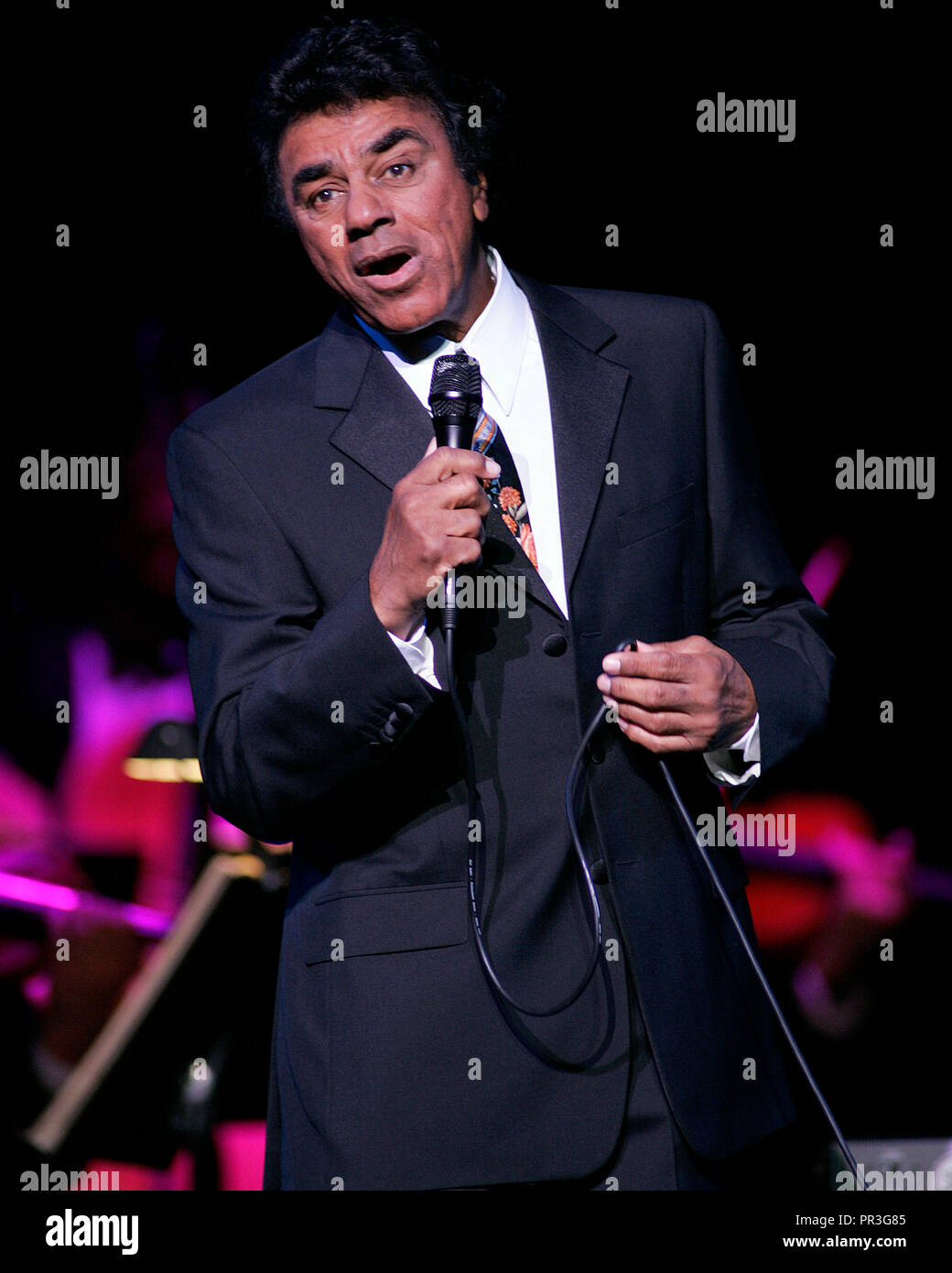 Grammy lifetime achievement award hi-res stock photography and images ...