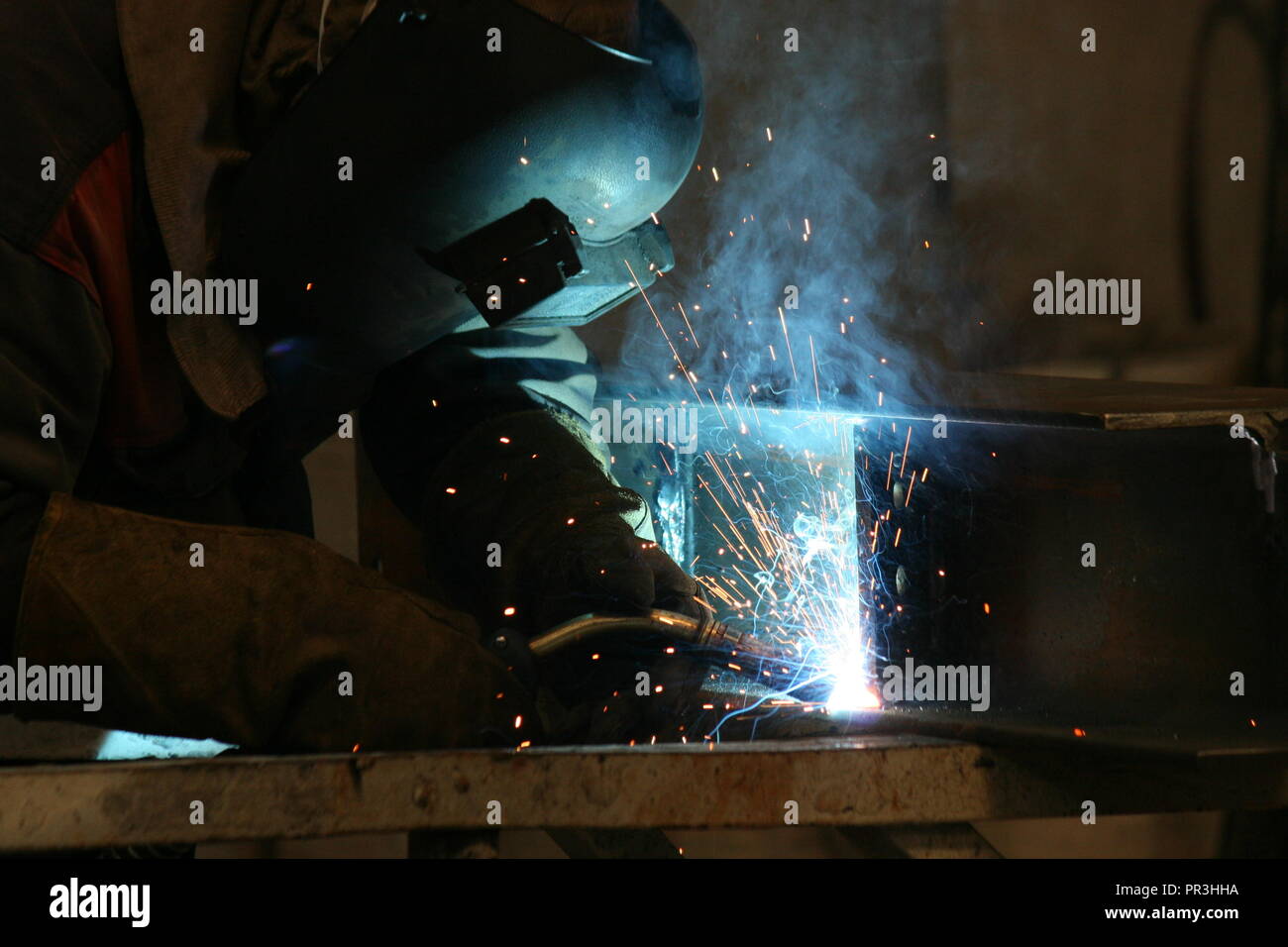 Plate welder hi-res stock photography and images - Alamy