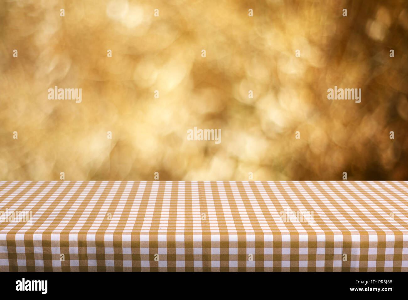 Empty table background Stock Photo - Alamy