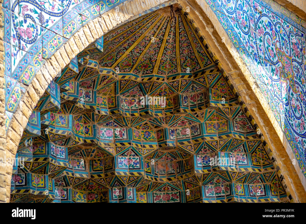 Persian tiling on a building in Shiraz, Iran Stock Photo - Alamy