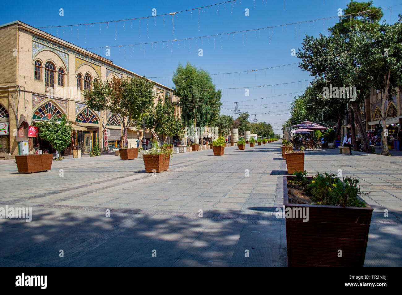 Iran pedestrian hi-res stock photography and images - Alamy