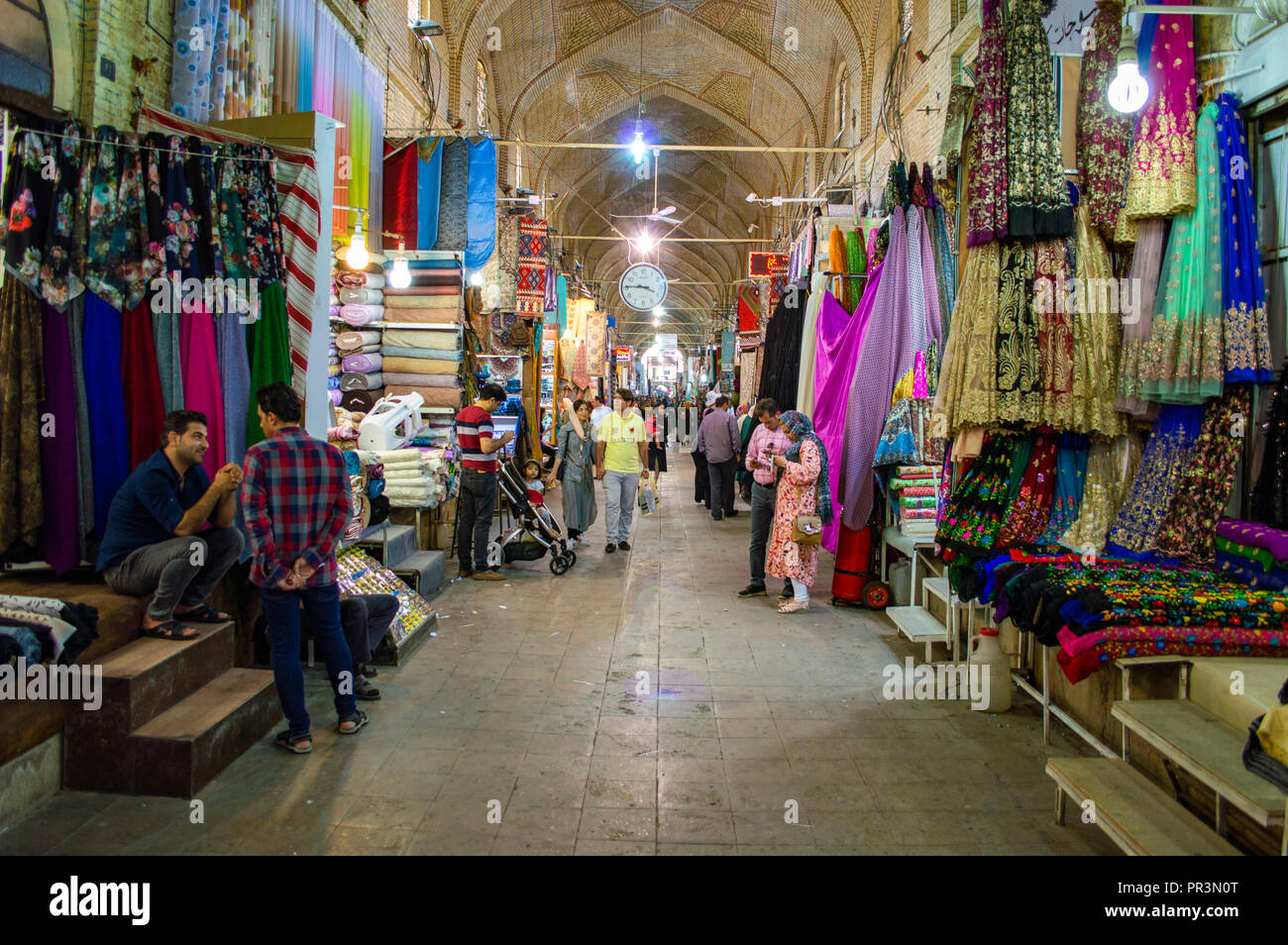 Rouhollah Bazaar in Shiraz, Iran Stock Photo - Alamy