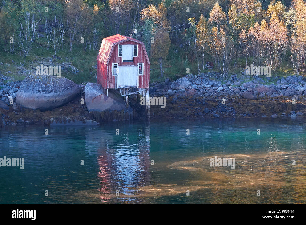 Traditional rorbu cabin hi-res stock photography and images - Alamy