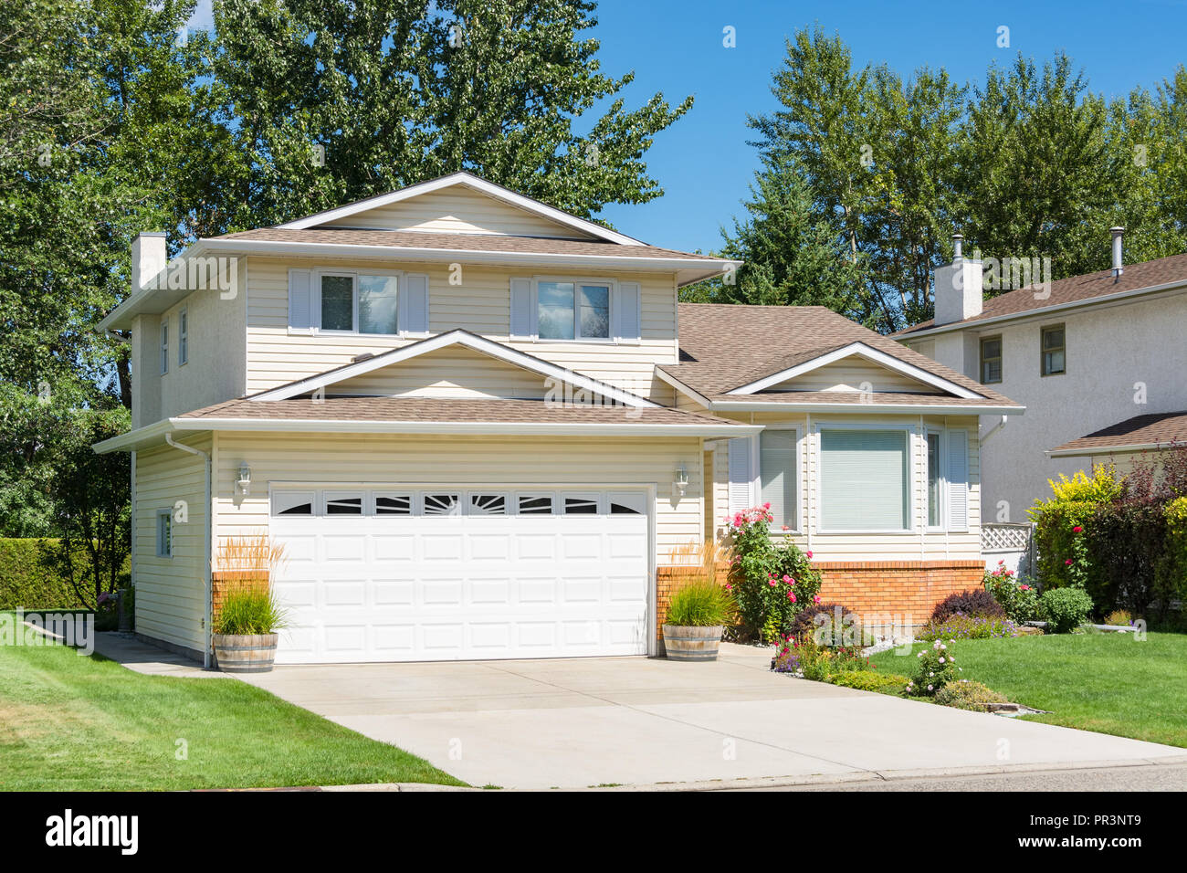 Perfect front door house hi-res stock photography and images - Alamy