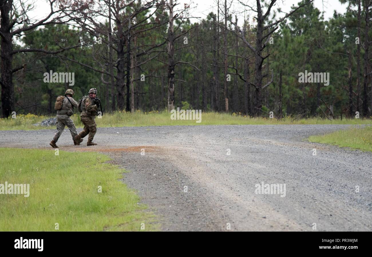 Soldiers with the Indiana National Guard's Bravo Company, 1st Battalion ...
