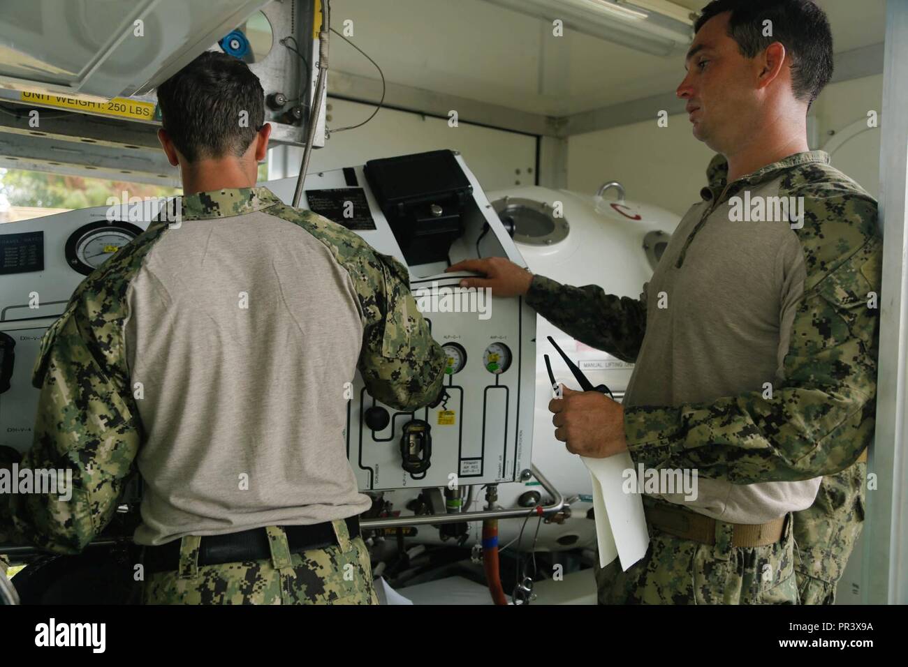 PUERTO CASTILLA, Honduras (July 25, 2017) U.S. Navy Diver 2nd Class ...