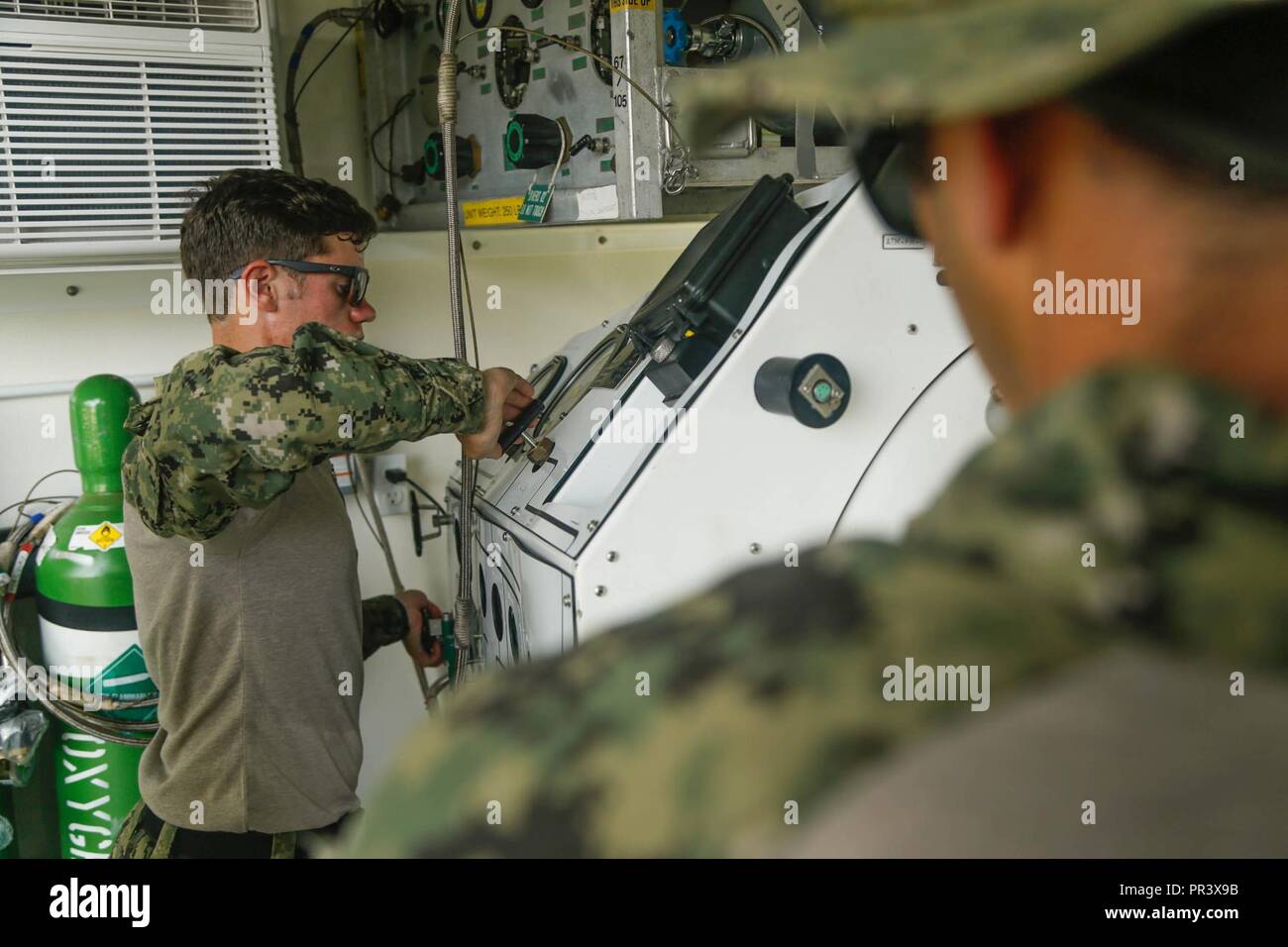 PUERTO CASTILLA, Honduras (July 25, 2017) Navy Diver 2nd Class David ...