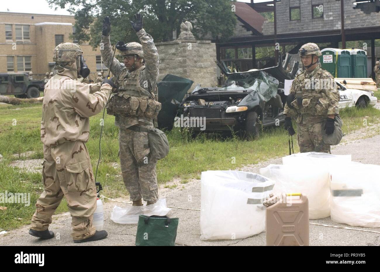 U.S. Army Soldiers assigned to the 65th Brigade Engineer Battalion (BEB ...