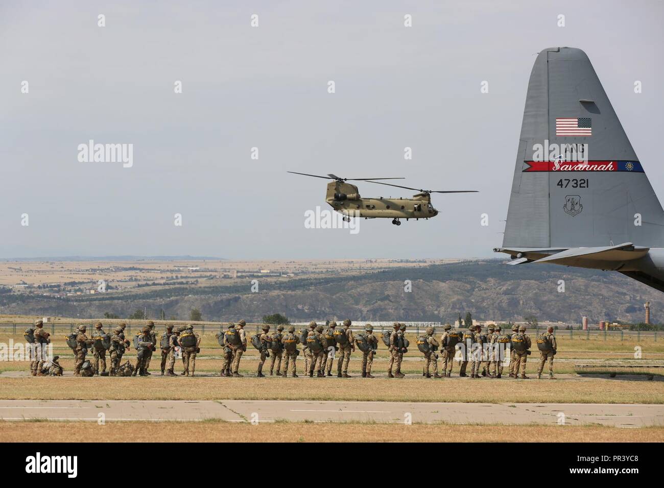 Station guard 2nd infantry hi-res stock photography and images - Alamy