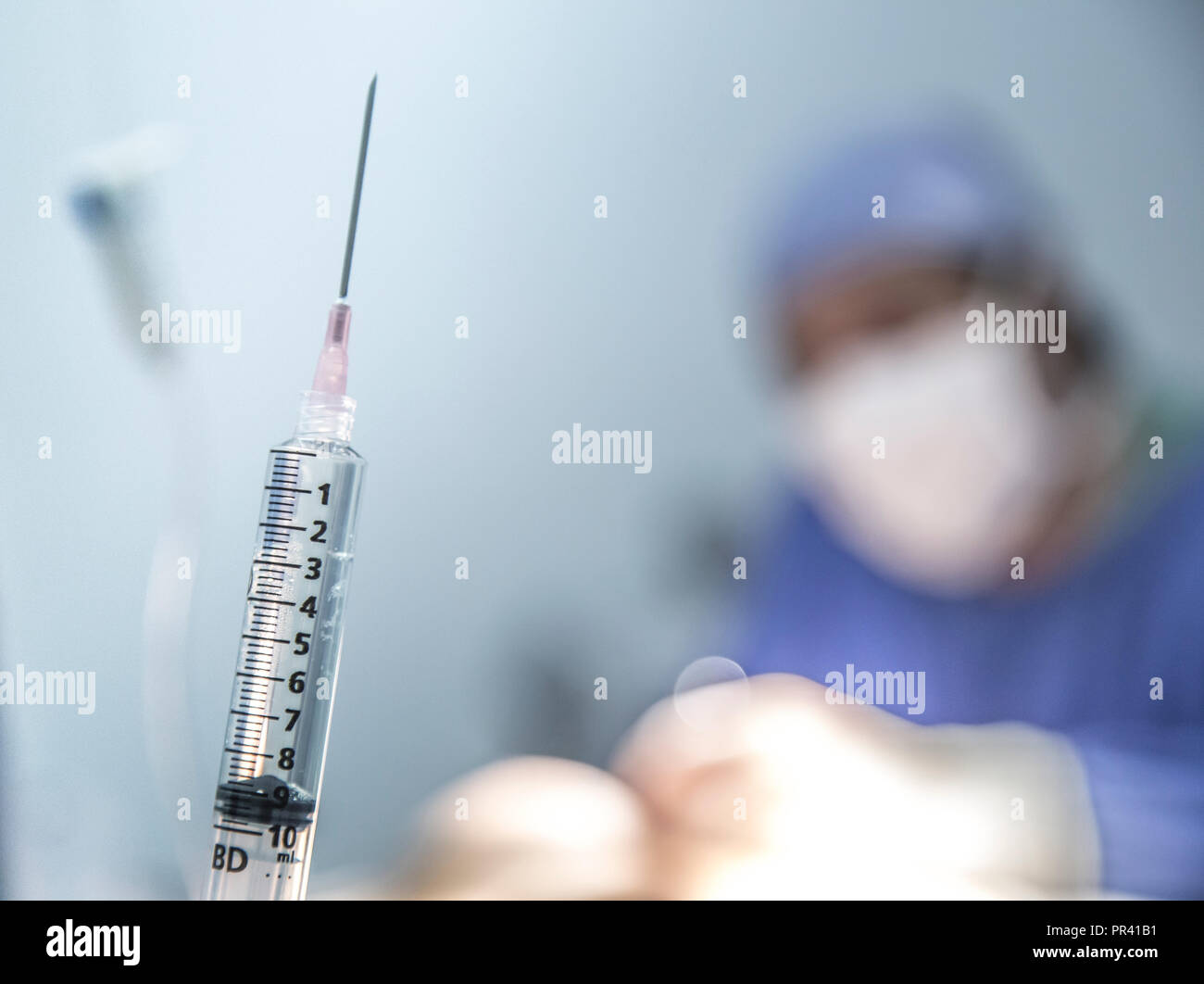 syringe surgery medicine Stock Photo - Alamy