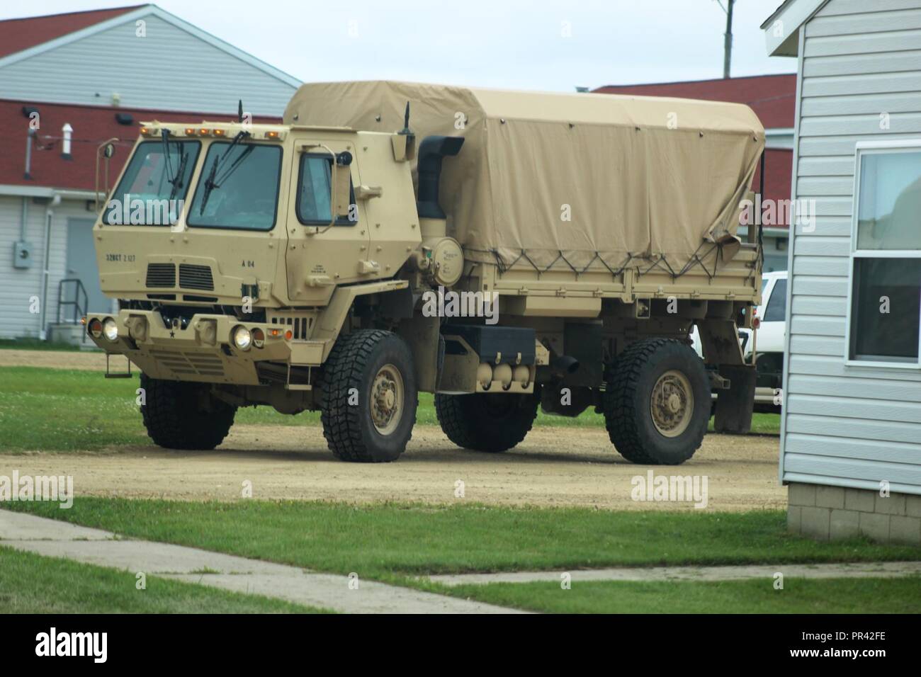 Wisconsin National Guard Soldiers with the 32nd Infantry Brigade Combat ...