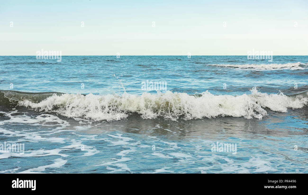 Splash of sea waves Stock Photo - Alamy