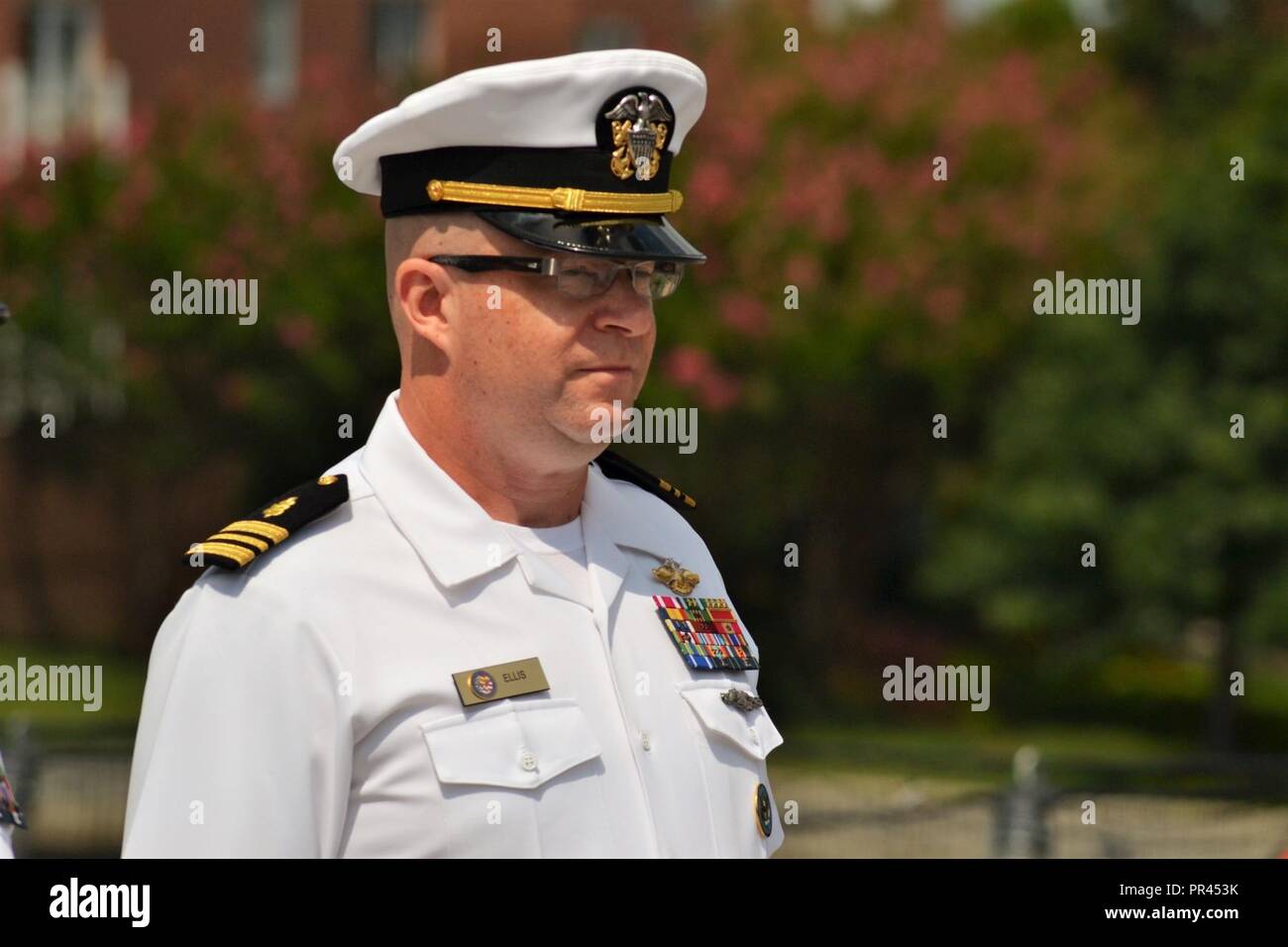 Lieutenant commander hi-res stock photography and images - Alamy