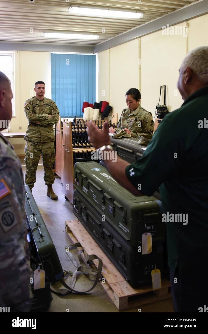 U.S. Soldiers with 10th Army Air and Missile Defense Command (AAMDC ...
