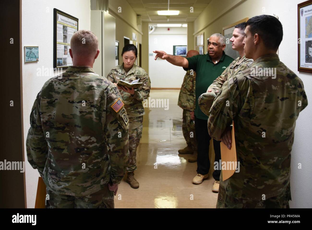 U.S. Soldiers with 10th Army Air and Missile Defense Command (AAMDC ...