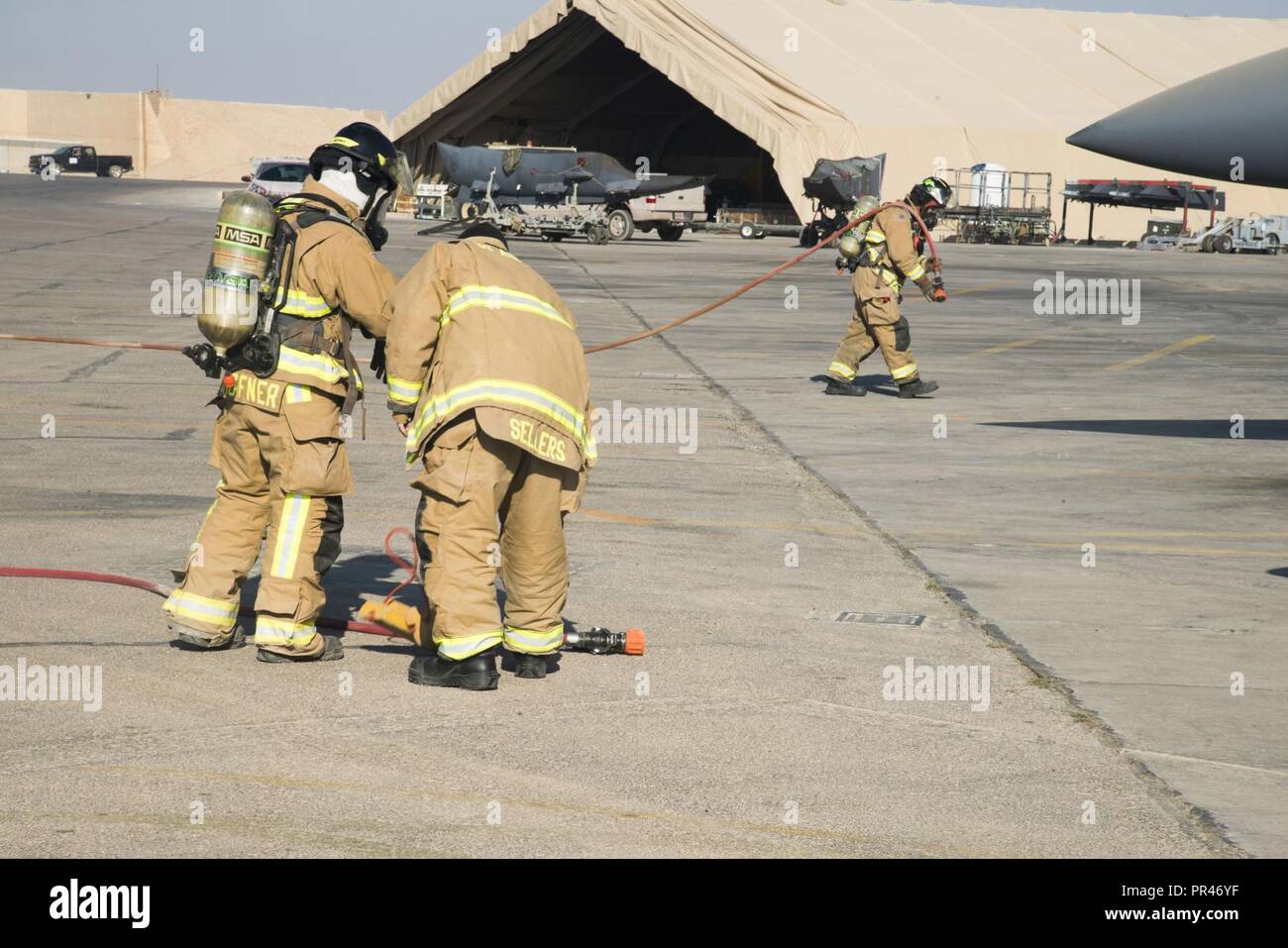 Aircraft firefighting procedures hi-res stock photography and images ...