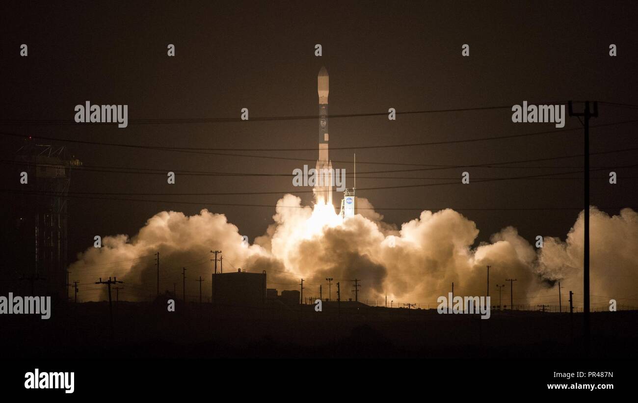 A United Launch Alliance (ULA) Delta II rocket carrying NASA’s Ice ...