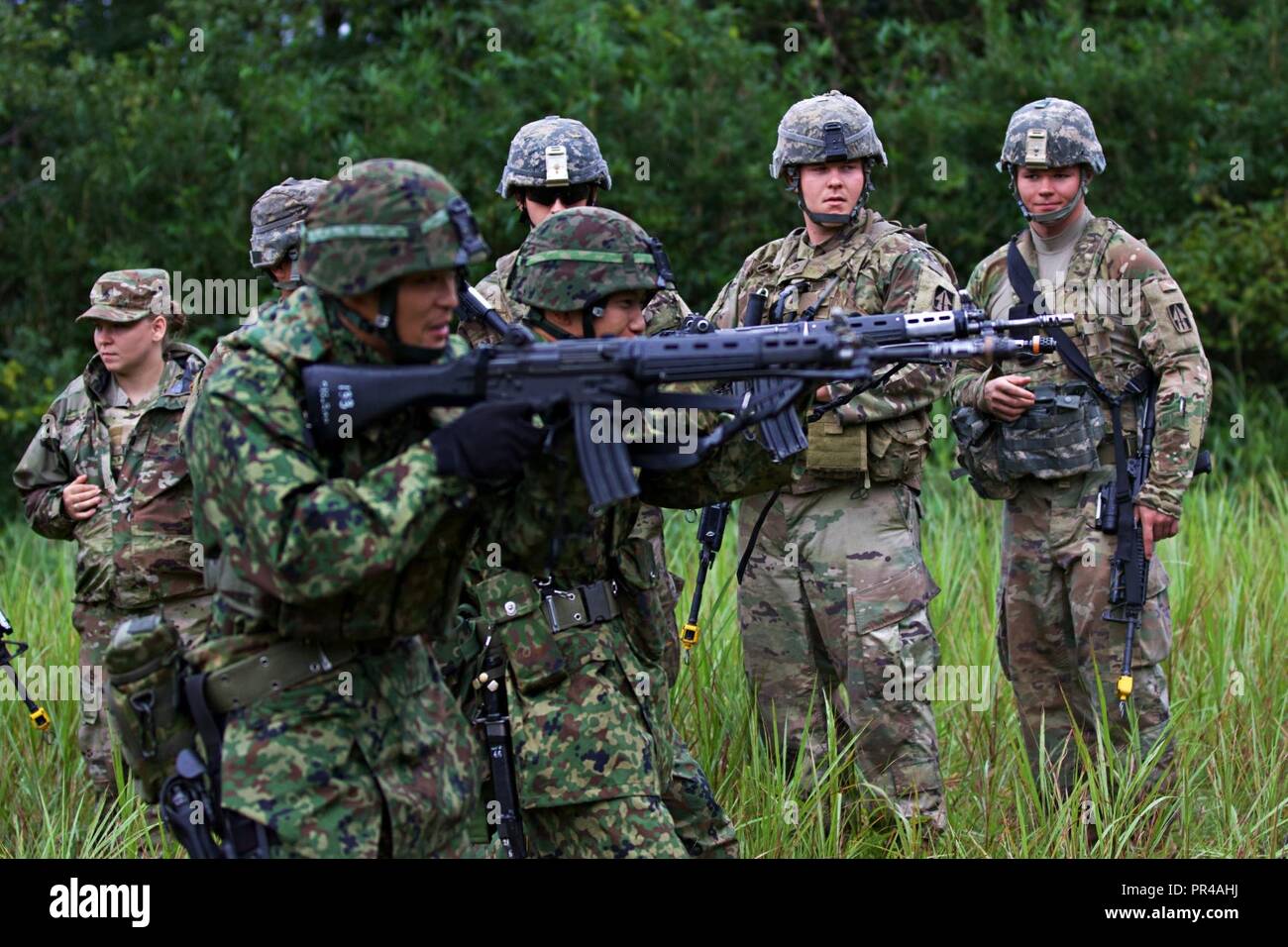 Soldiers of the Indiana National Guard’s 76th Infantry Brigade Combat ...