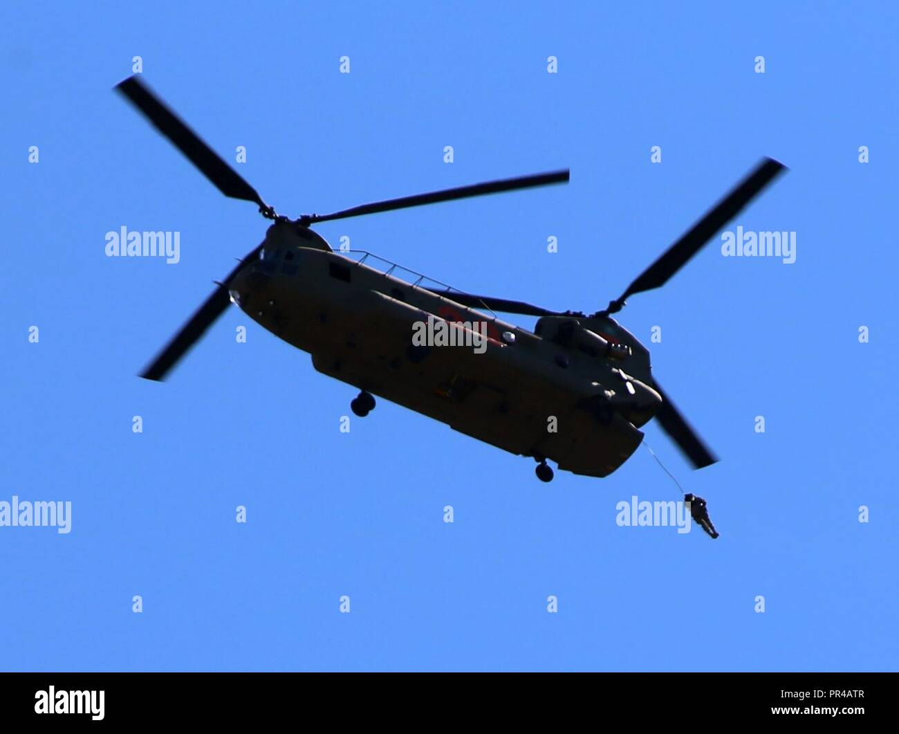 Paratroopers from special operations hi-res stock photography and ...