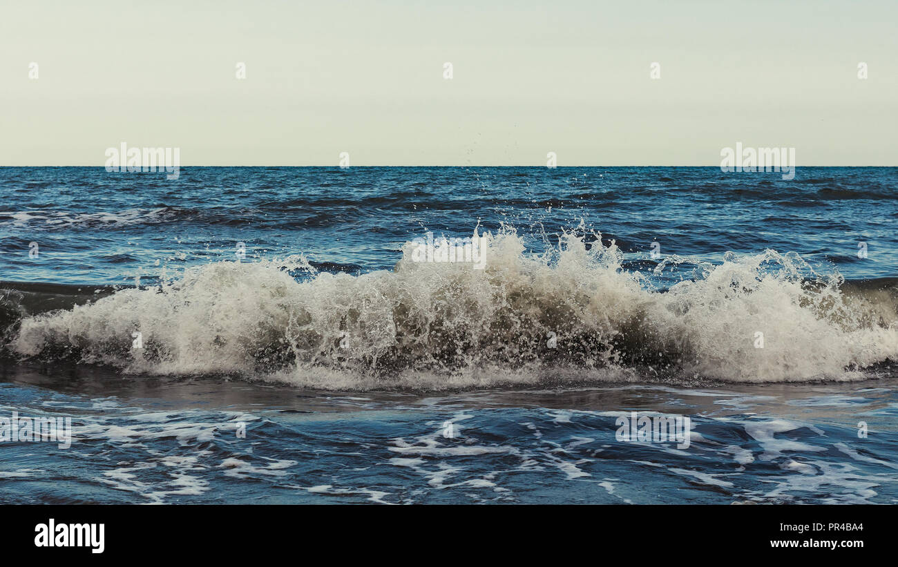 Splash natural hi-res stock photography and images - Alamy